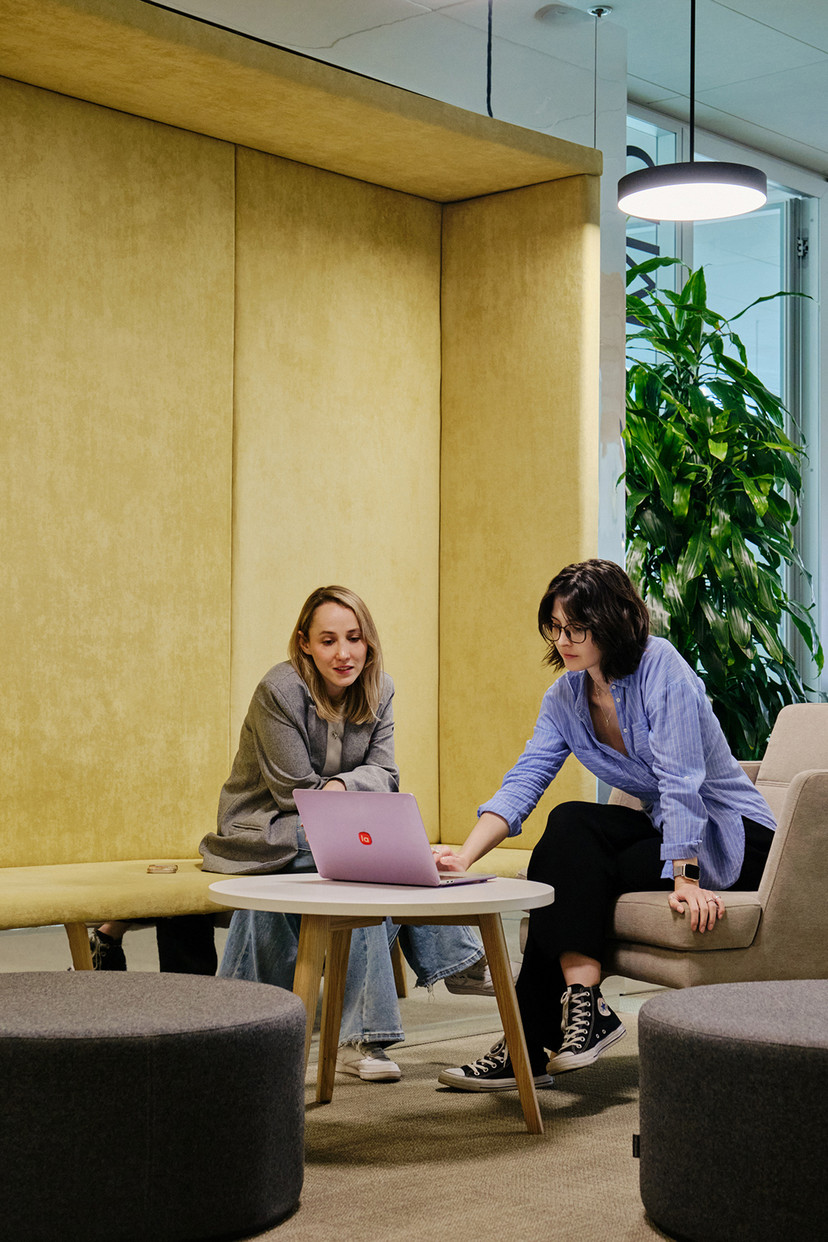 Работа в офисе Lamoda | Устройство на работу в офис Lamoda.